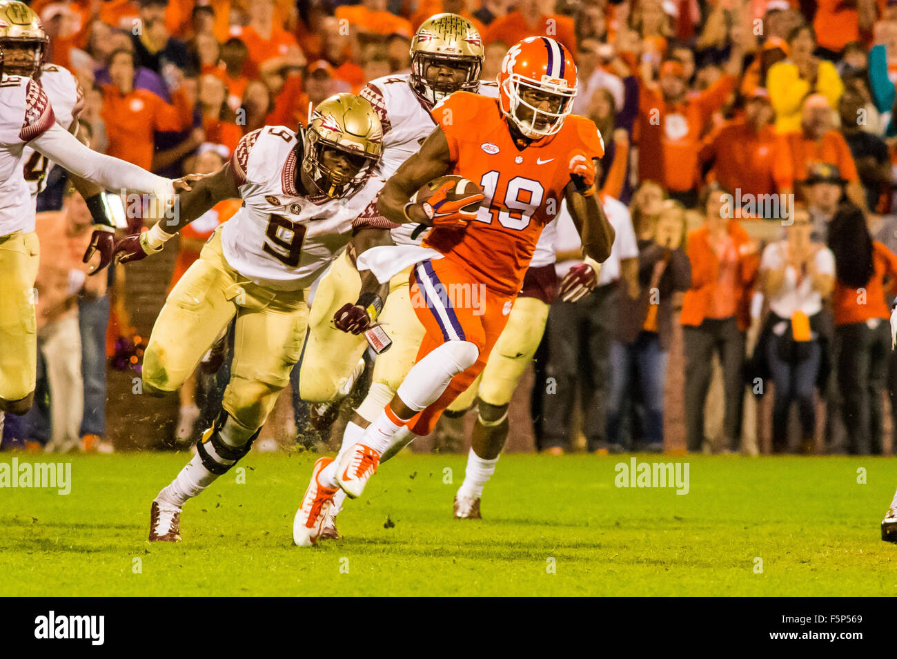 Clemson Tigers wide receiver Charone Peake (19) during the NCAA ...