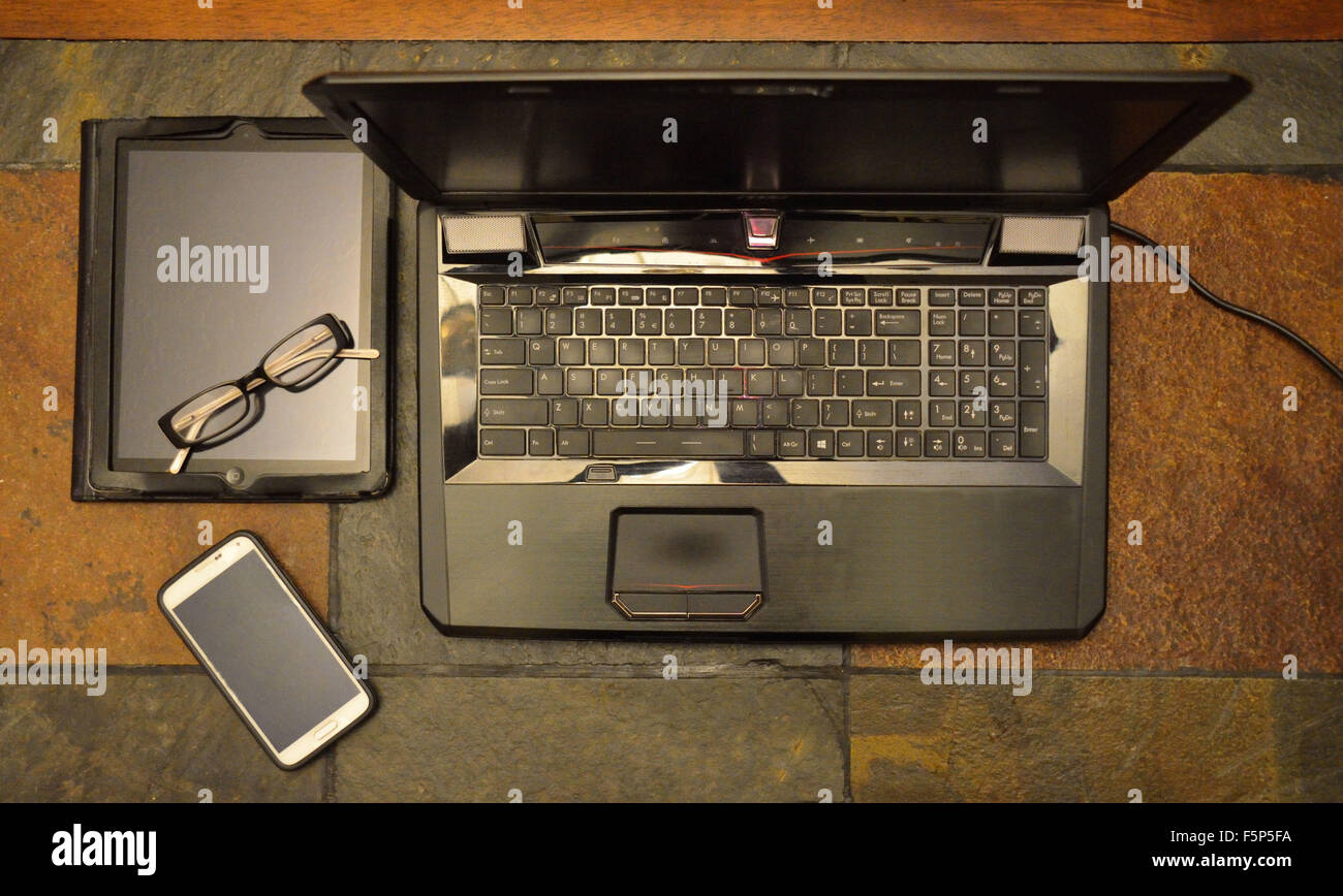 Technology devices hi-res stock photography and images - Alamy