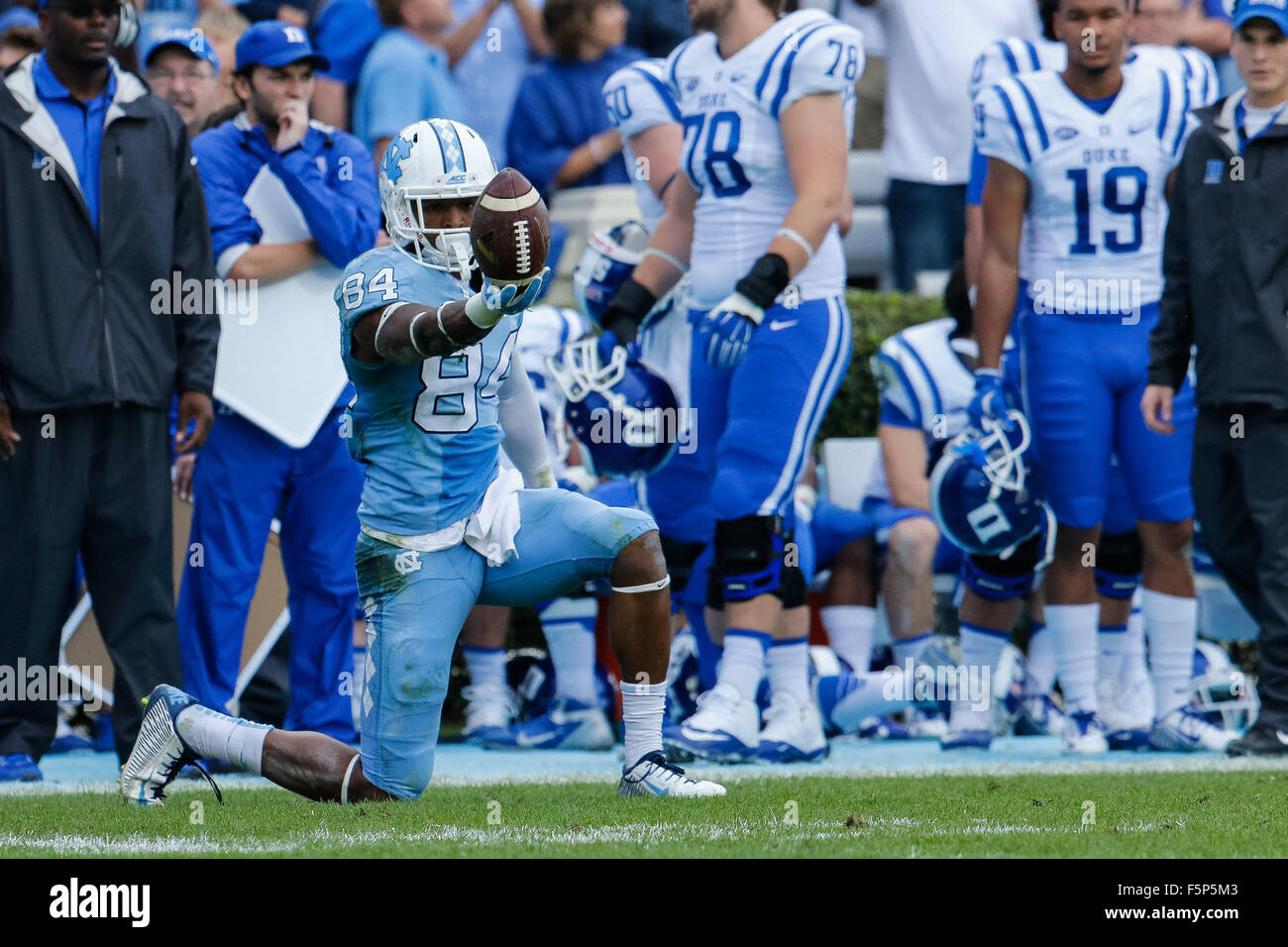 Chapel-Hill, NC, USA. 7th Nov, 2015. Bug Howard (84) of the North ...