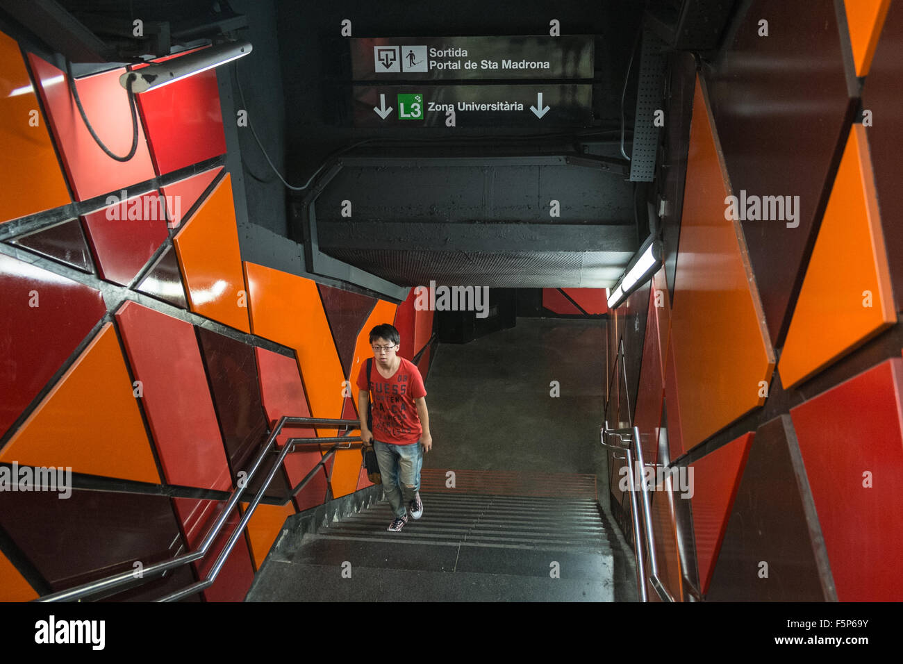 Stairs at subway train station barcelona hi-res stock photography and ...