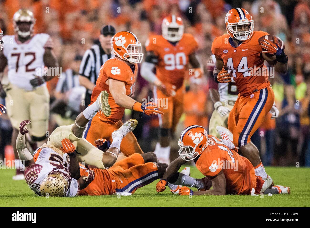 Clemson linebacker Ben Boulware (10) forces the fumble and Clemson ...