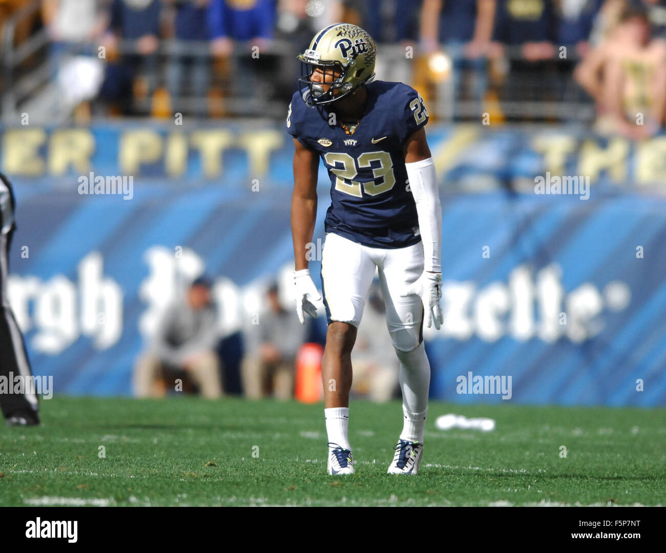 Pittsburgh, PA, USA. 7th Nov, 2015. Tyler Boyd #23 during the Notre ...