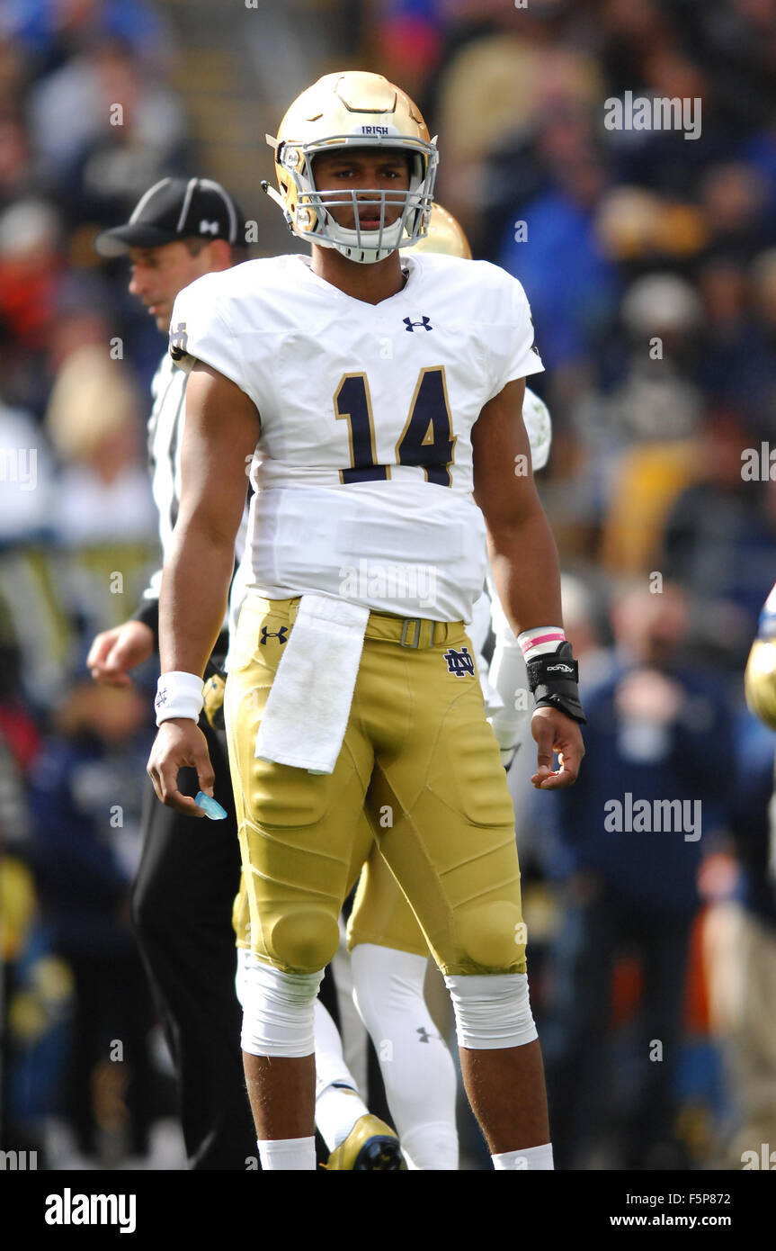 Pittsburgh, PA, USA. 7th Nov, 2015. DeShone Kizer #14 during the Notre ...