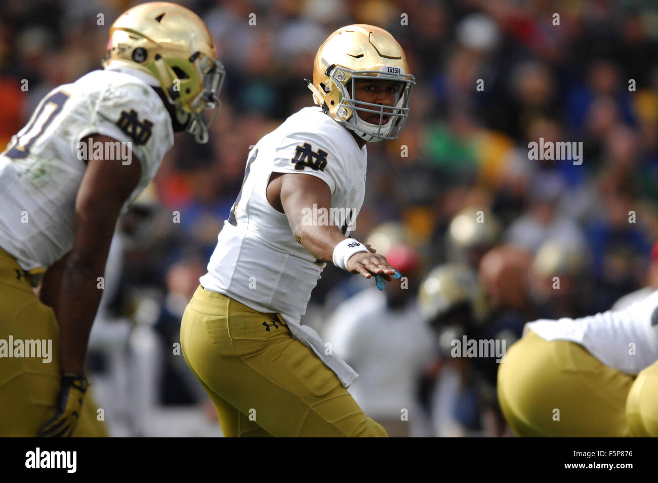 Pittsburgh, PA, USA. 7th Nov, 2015. DeShone Kizer #14 during the Notre ...