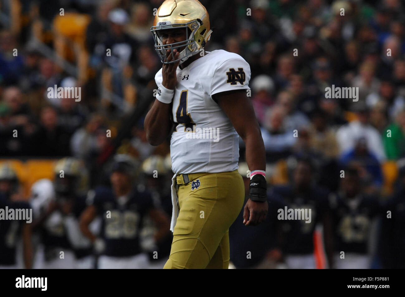 Pittsburgh, PA, USA. 7th Nov, 2015. DeShone Kizer #14 during the Notre ...