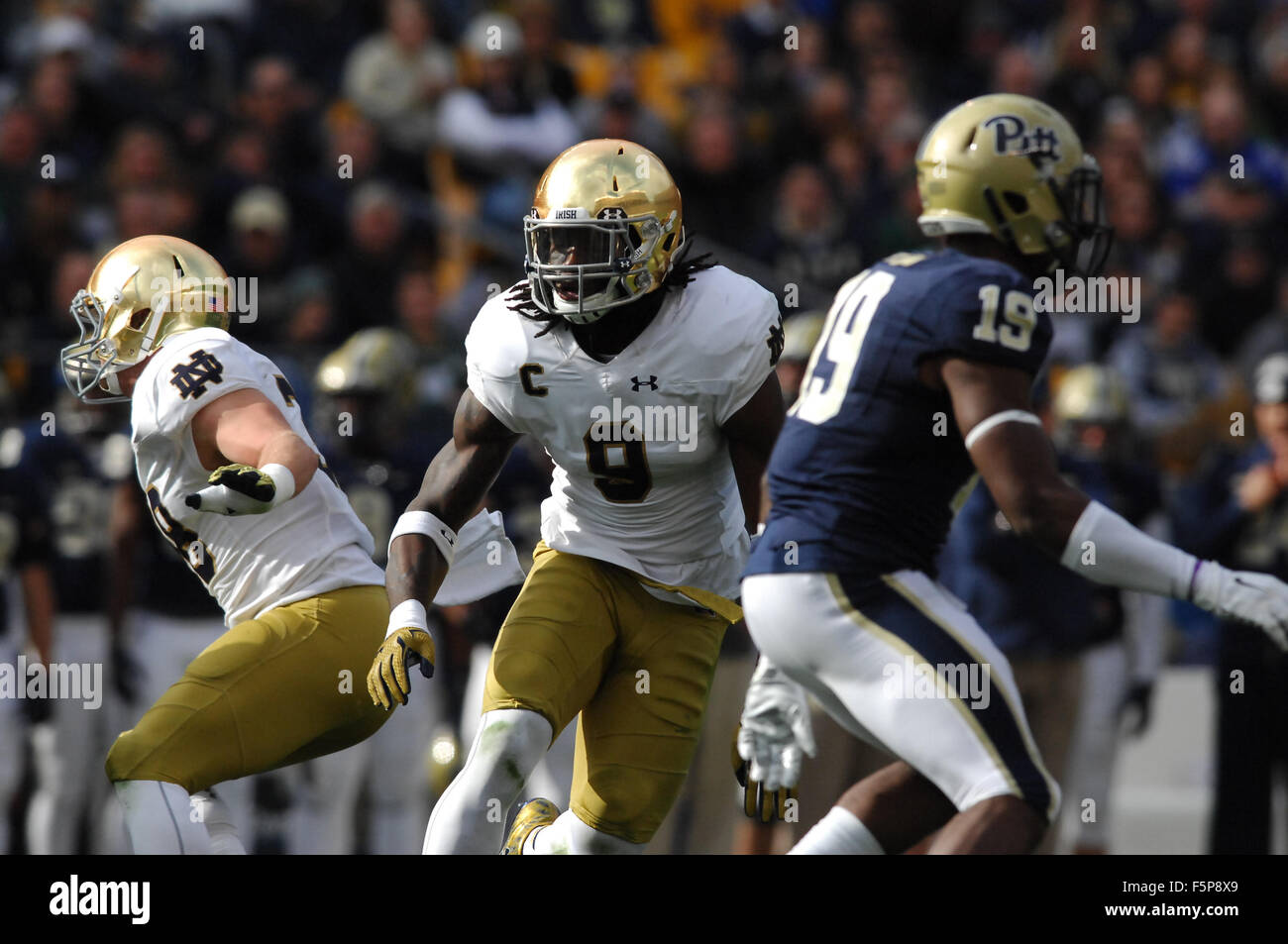 Pittsburgh, PA, USA. 7th Nov, 2015. Jaylon Smith #9 during the Notre ...