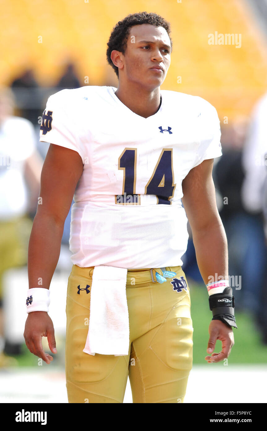 Pittsburgh, PA, USA. 7th Nov, 2015. DeShone Kizer #14 during the Notre ...