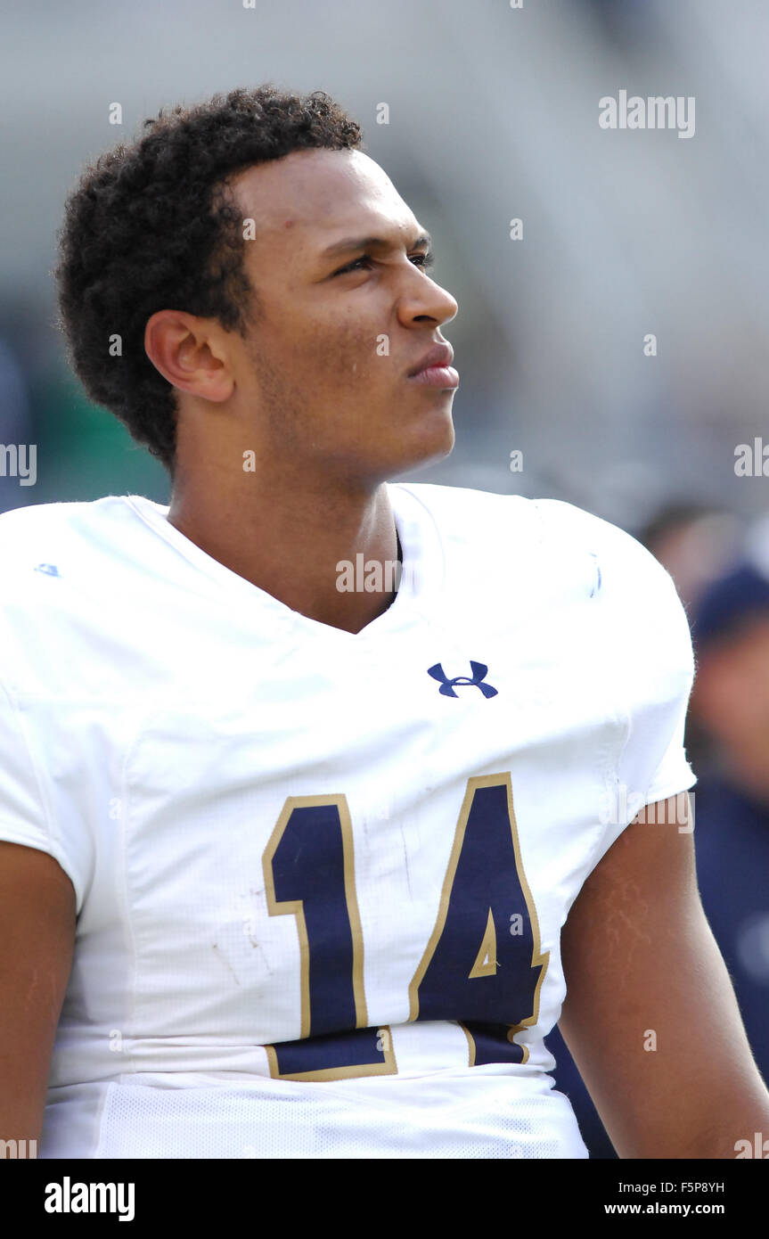 Pittsburgh, PA, USA. 7th Nov, 2015. DeShone Kizer #14 during the Notre ...