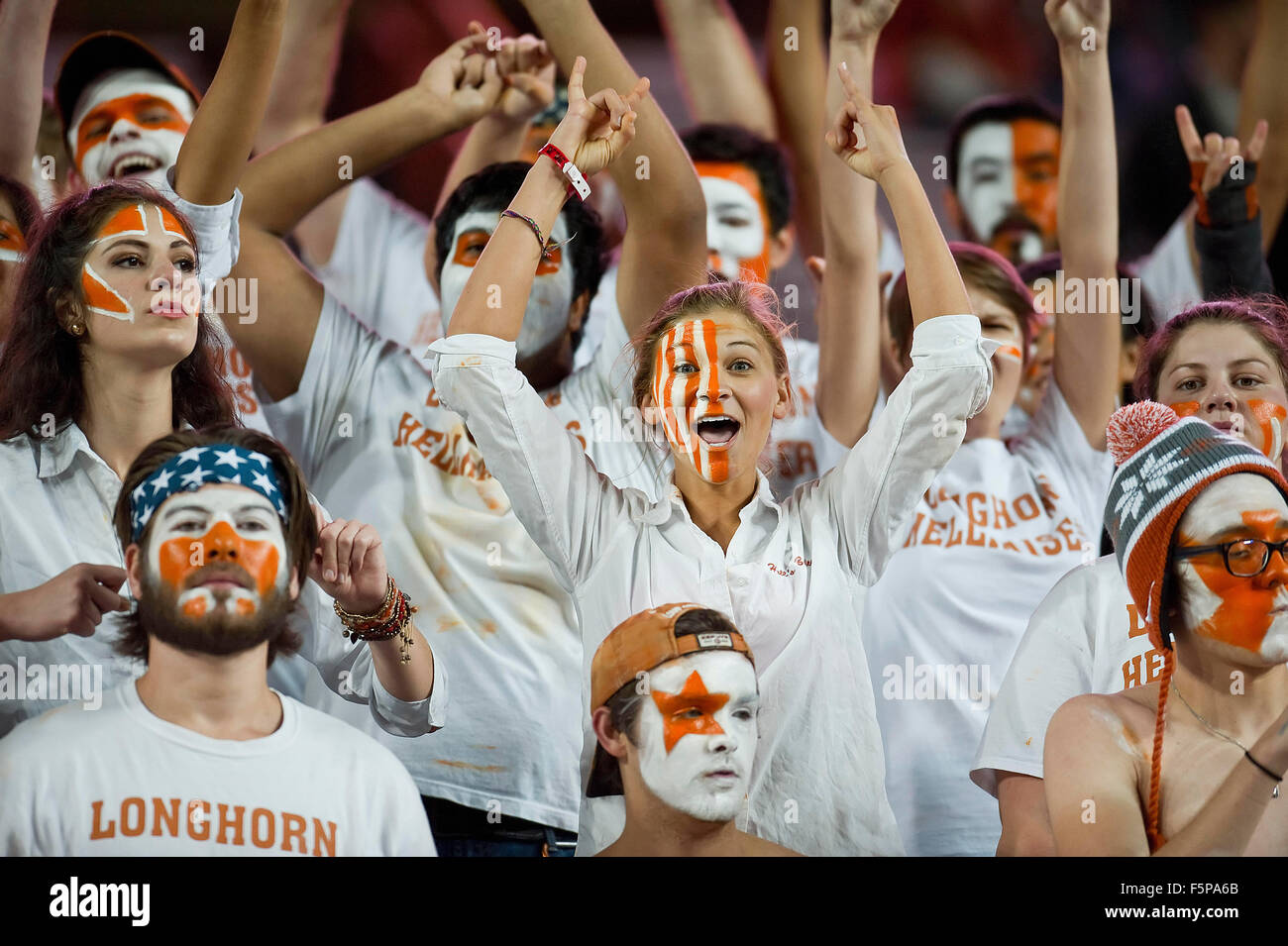 Austin, Texas, USA. 07th Nov, 2015. Texas Longhorns Fans in action ...