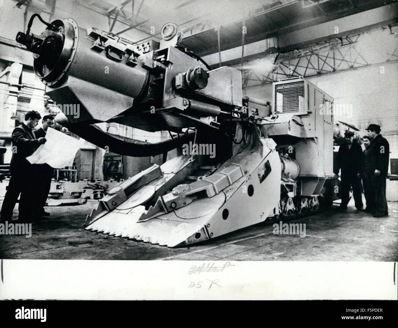 1980 - Impulse Water Gun destroys rock An impulse water gun, mounted on ...