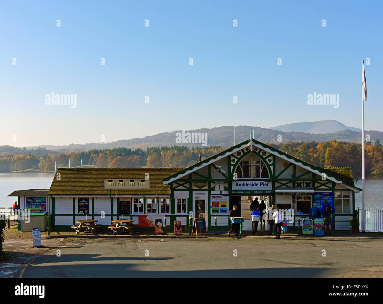 Ambleside Pier on Windermere. Waterhead, Ambleside, Lake District ...