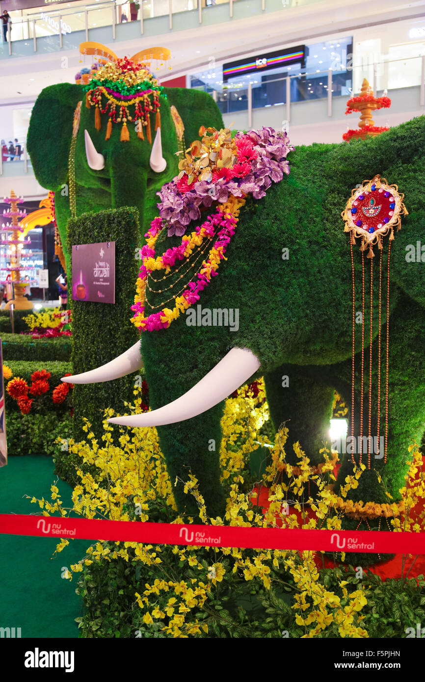Kuala Lumpur, Malaysia. 8th Nov, 2015. Deepavali decorations using ...