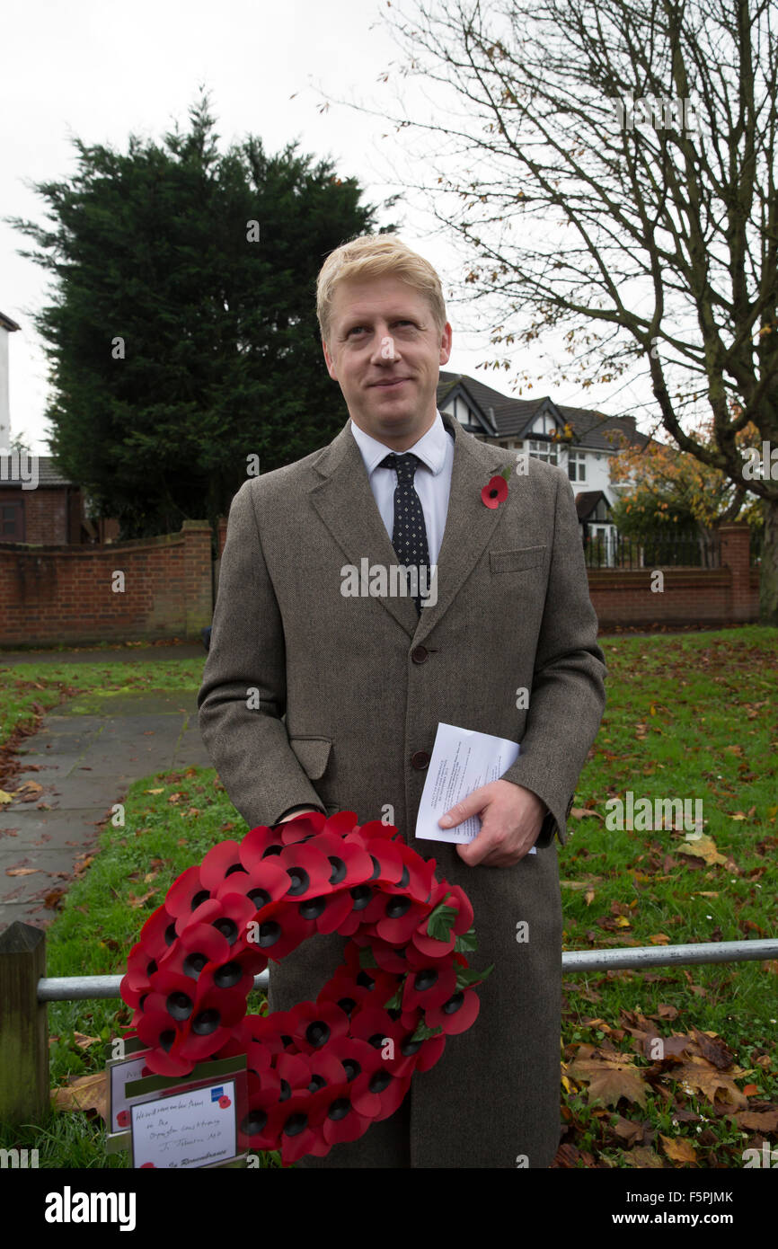 Orpington, UK. 8th November, 2015. Jo Johnson MP lays a wreath in ...