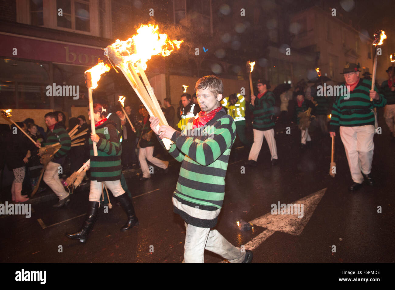 Lewes bonfire hi-res stock photography and images - Alamy