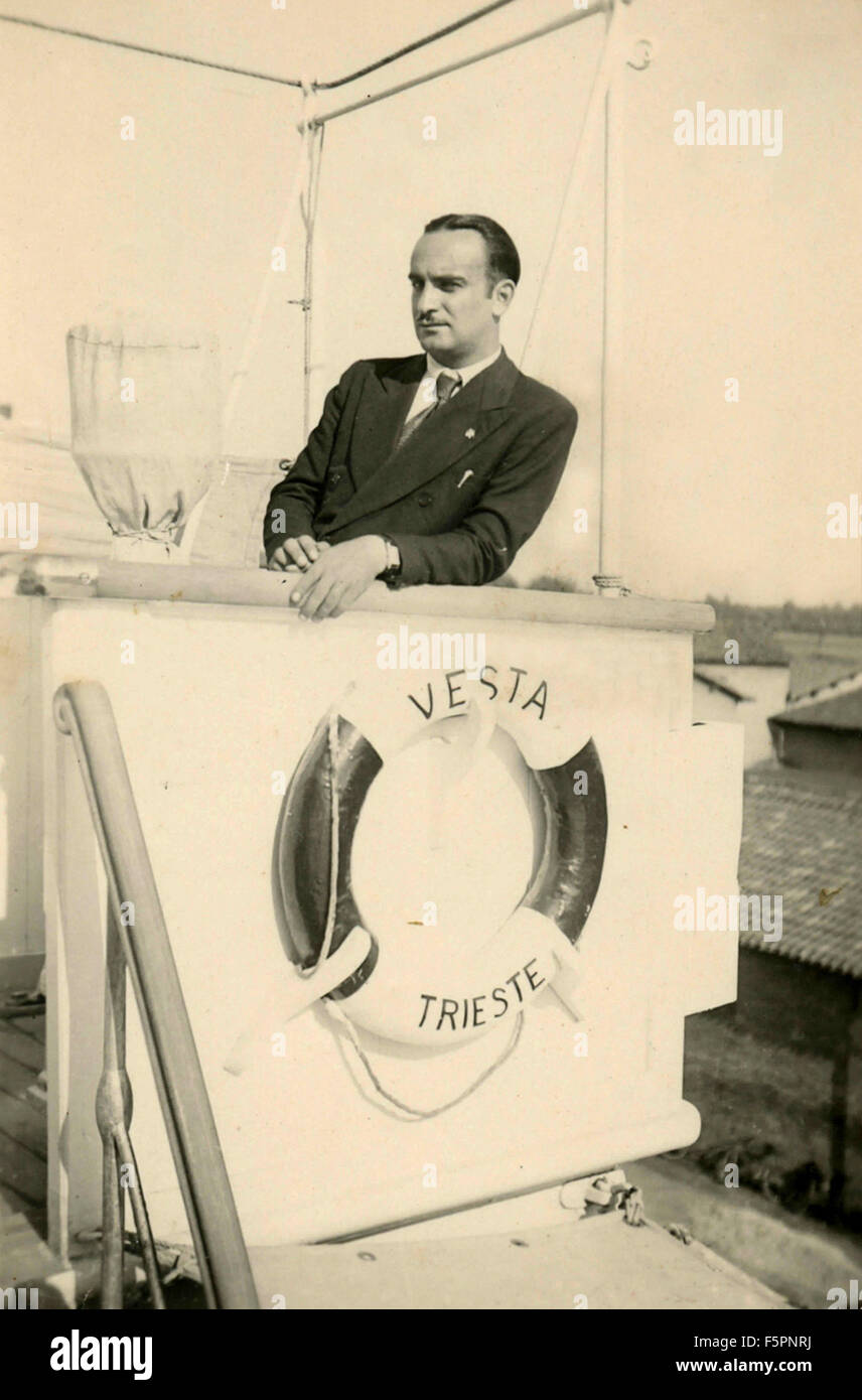 Man on sailing ship hi-res stock photography and images - Alamy