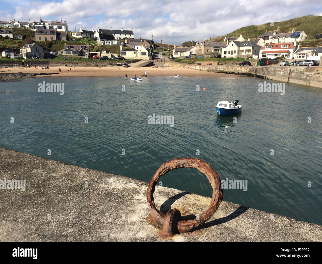 Quaint harbour hi-res stock photography and images - Alamy