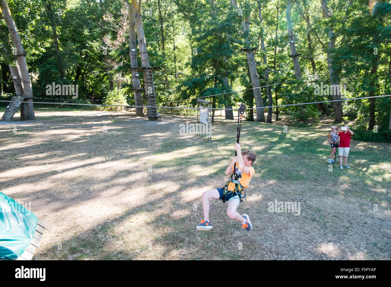 Canopy traverse hi-res stock photography and images - Alamy