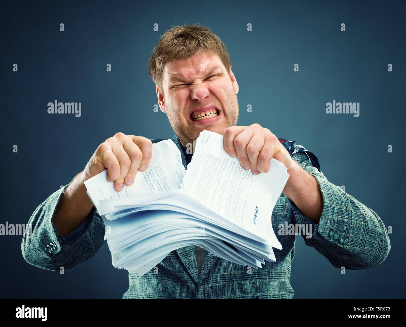 Rip out paper hi-res stock photography and images - Alamy