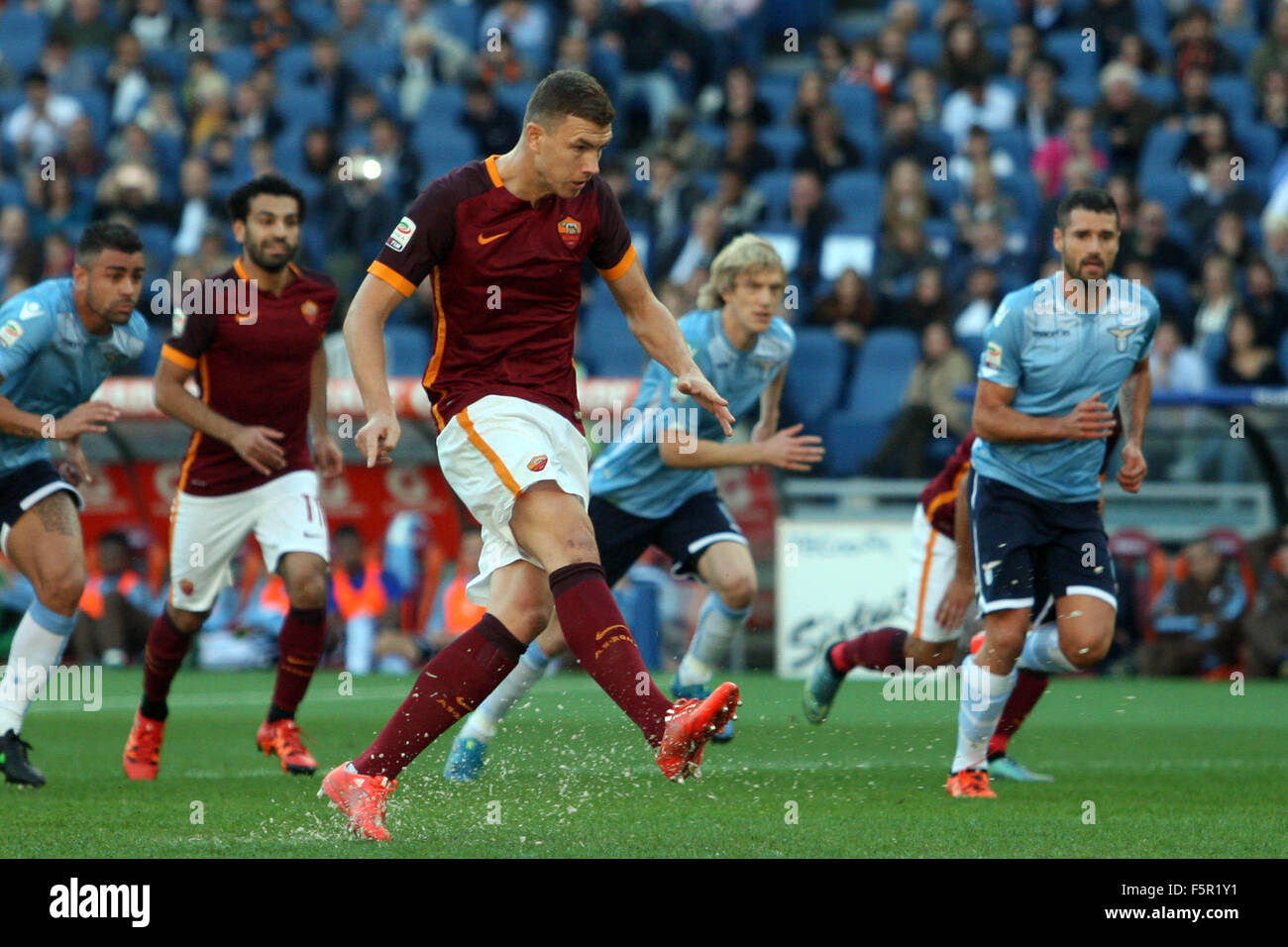 Rome, Italy. 8th November, 2015. Rome, Olympic stadium italian league ...