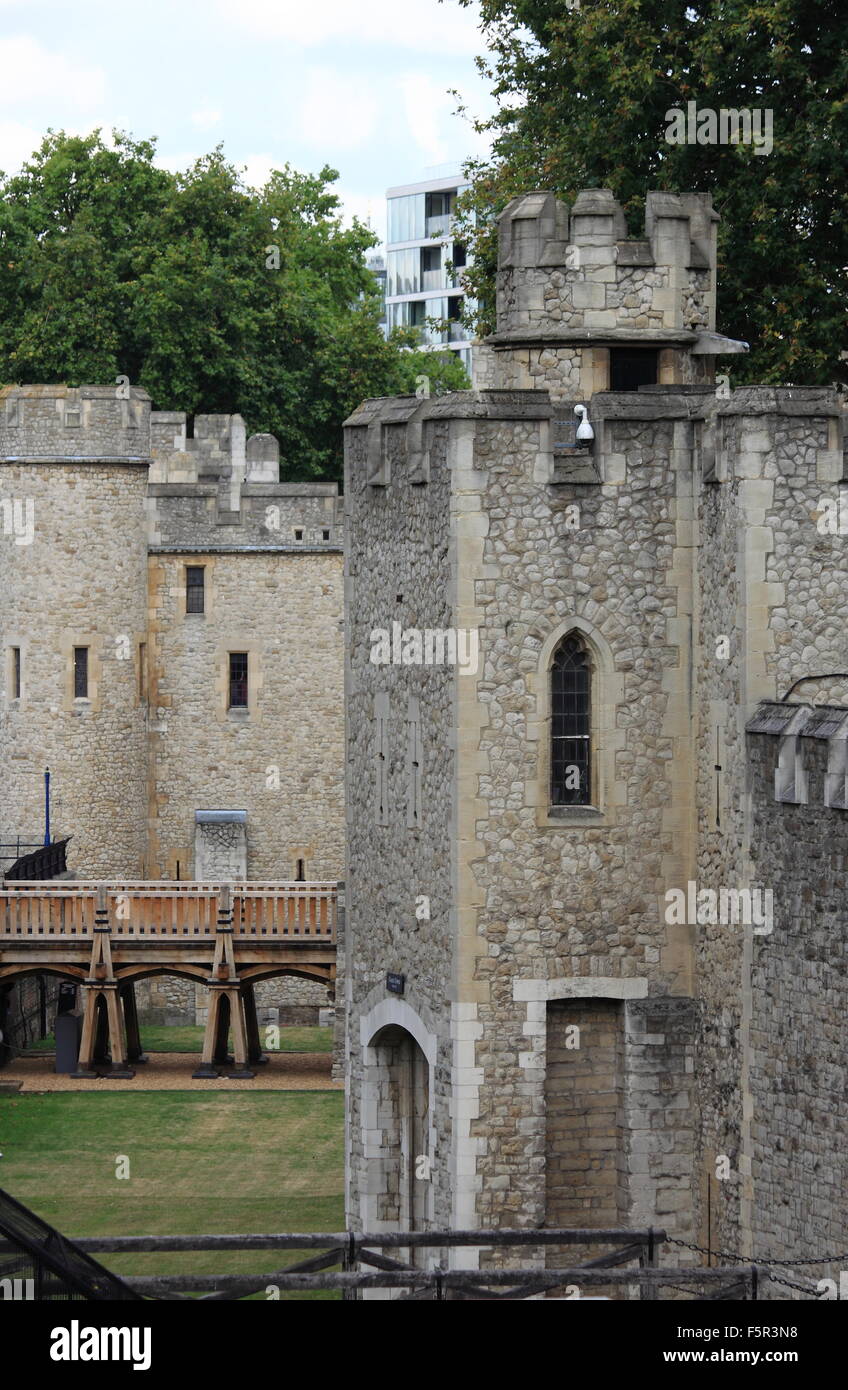 Bastion of the stone fortress of the Tower of London, UK Stock Photo ...