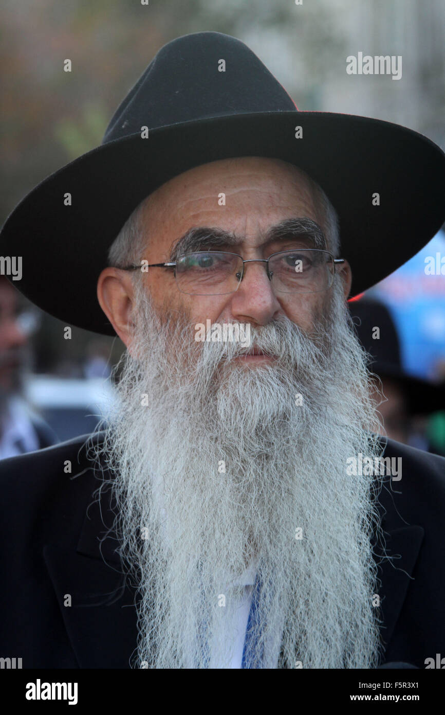 New York, New York, USA. 7th Nov, 2015. Rabbis are seen among a sea of ...