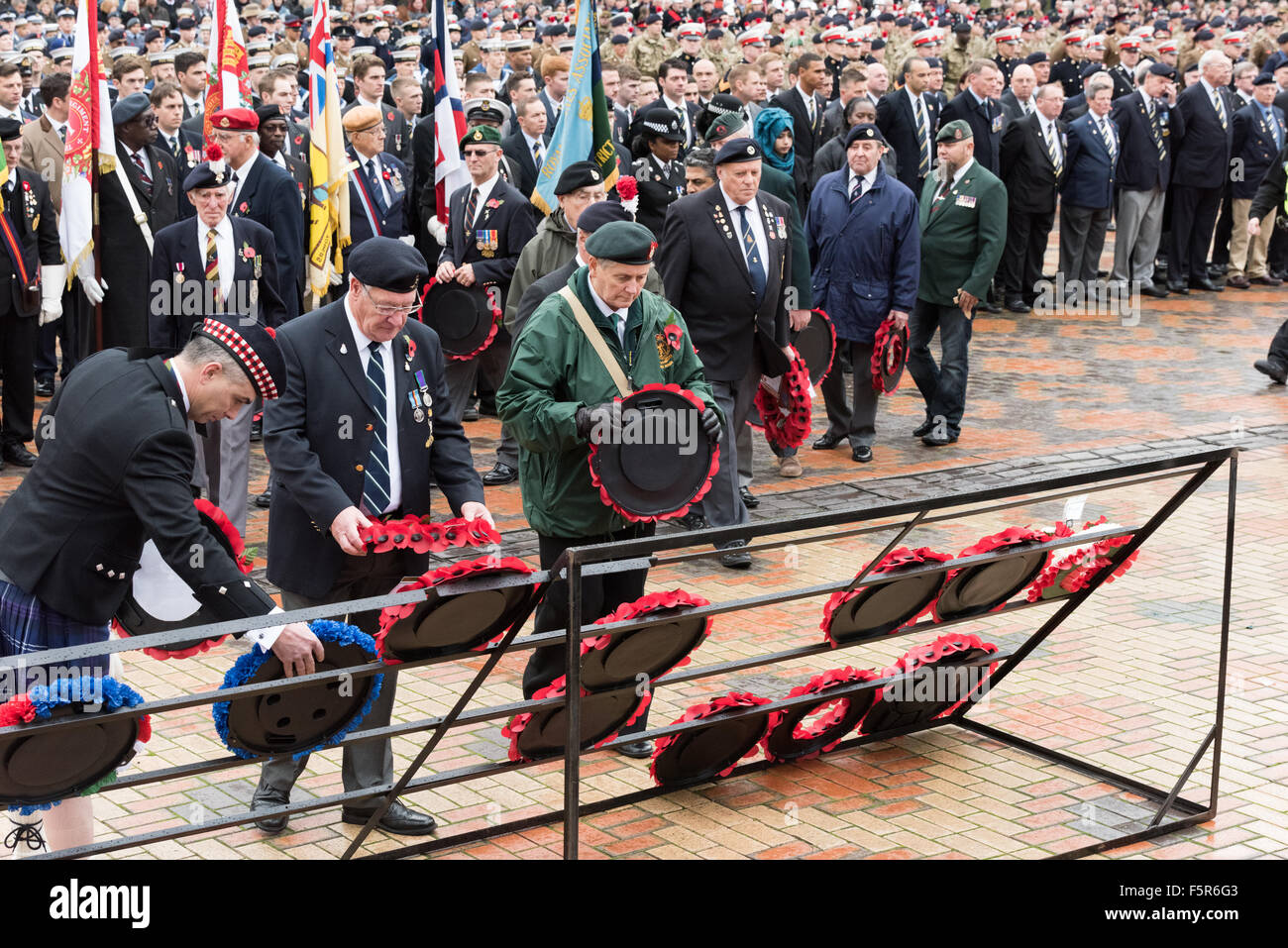 Laying of the wreaths hi-res stock photography and images - Alamy