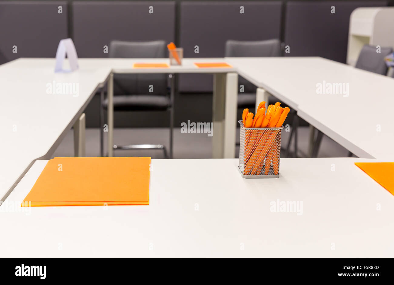 Modern interior office orange hi-res stock photography and images - Alamy