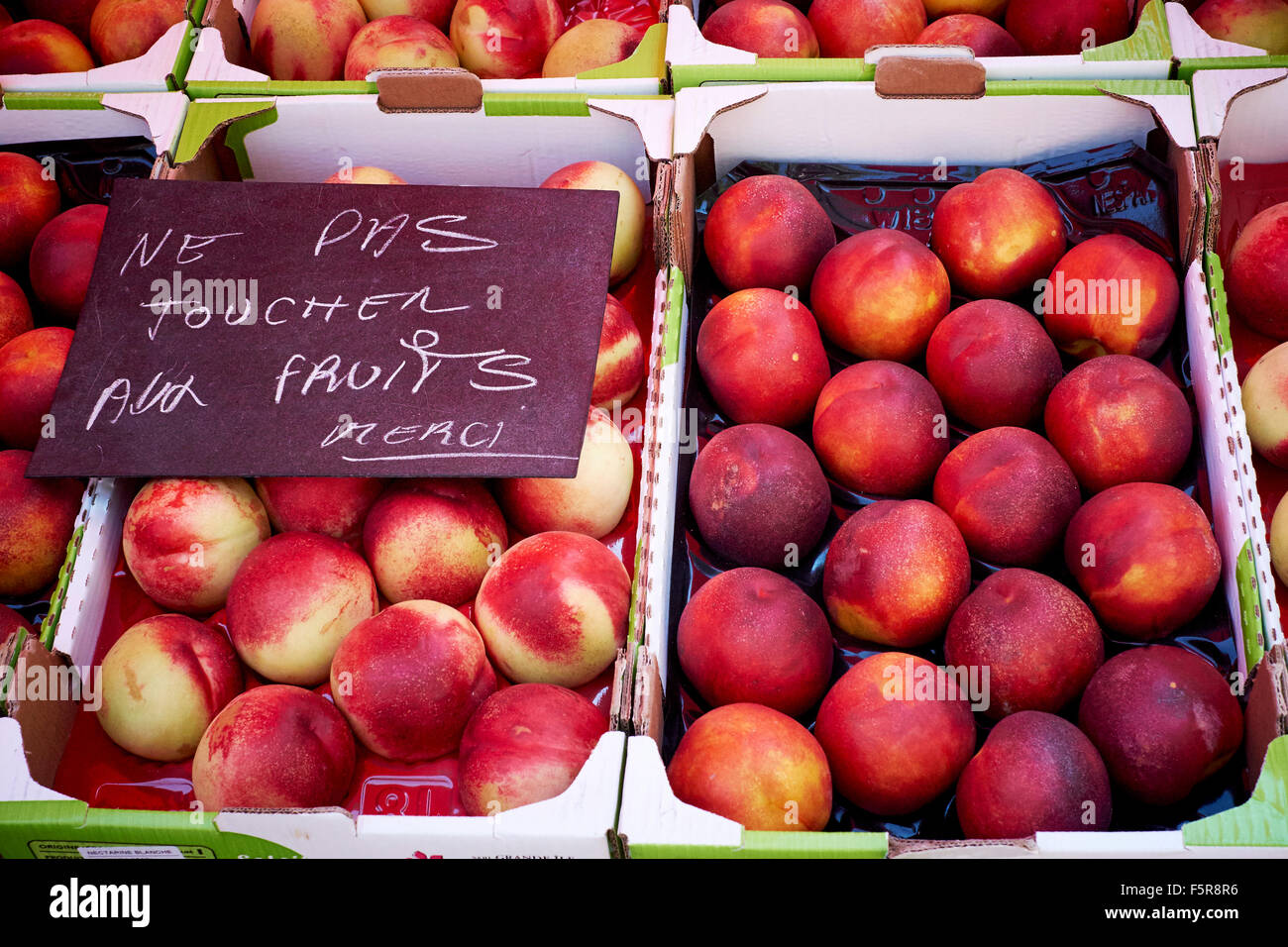 Nectarines at a traditional market in Aups, Provence, France Stock ...