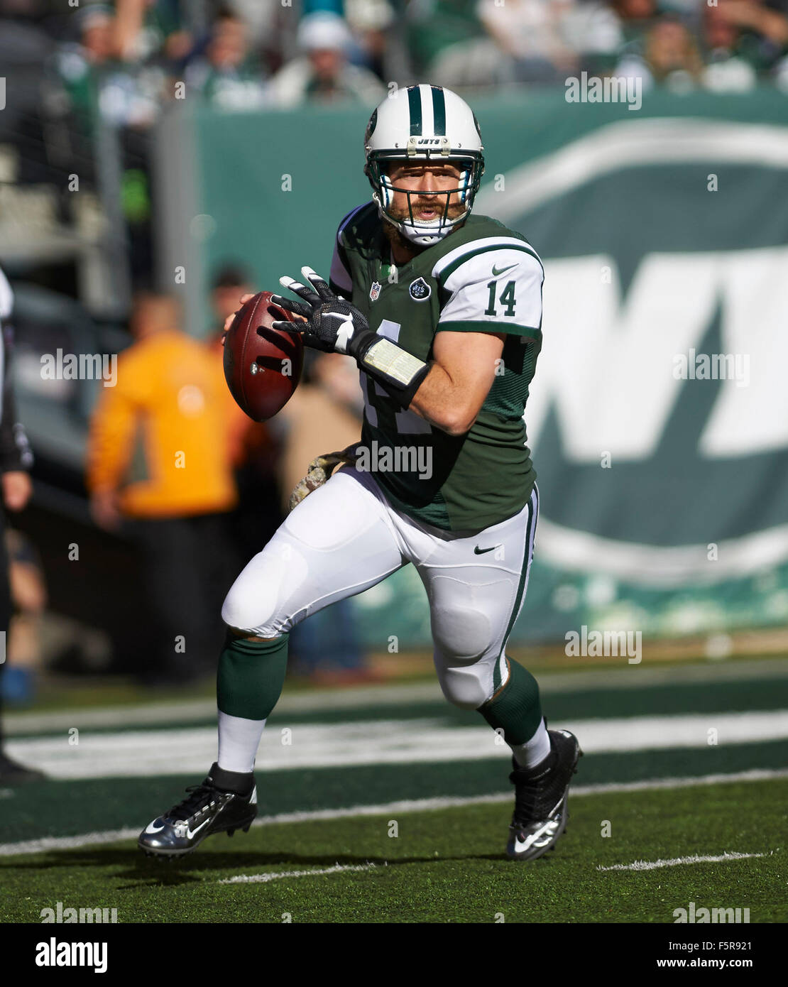 East Rutherford, New Jersey, USA. 8th Nov, 2015. Jets quarterback Ryan ...