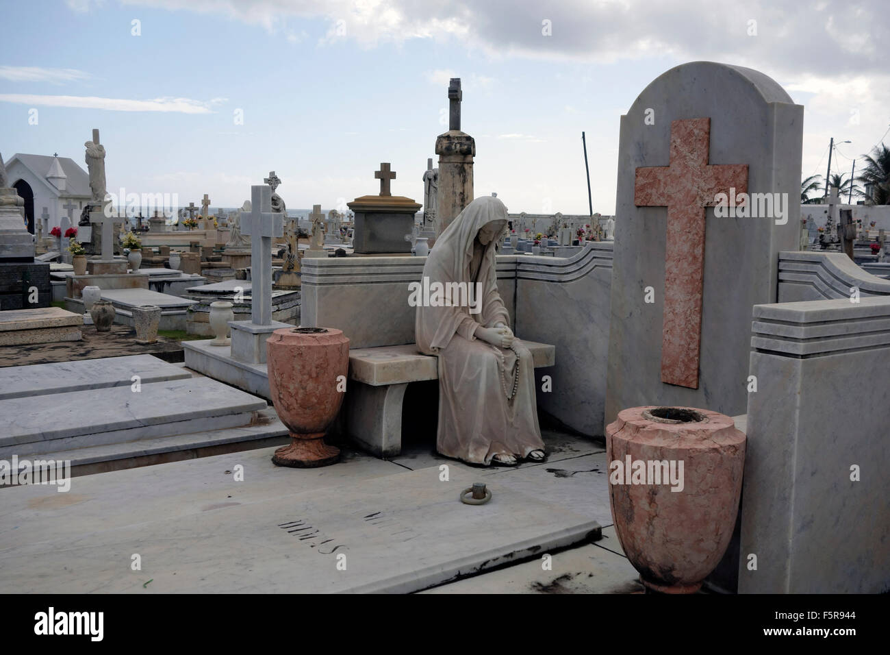Puerto rico cemetery hi-res stock photography and images - Alamy