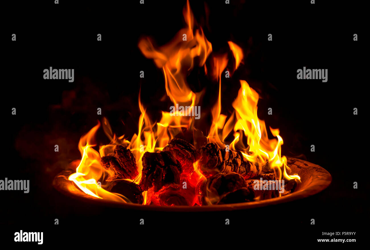 Deck patio firepit hi-res stock photography and images - Alamy