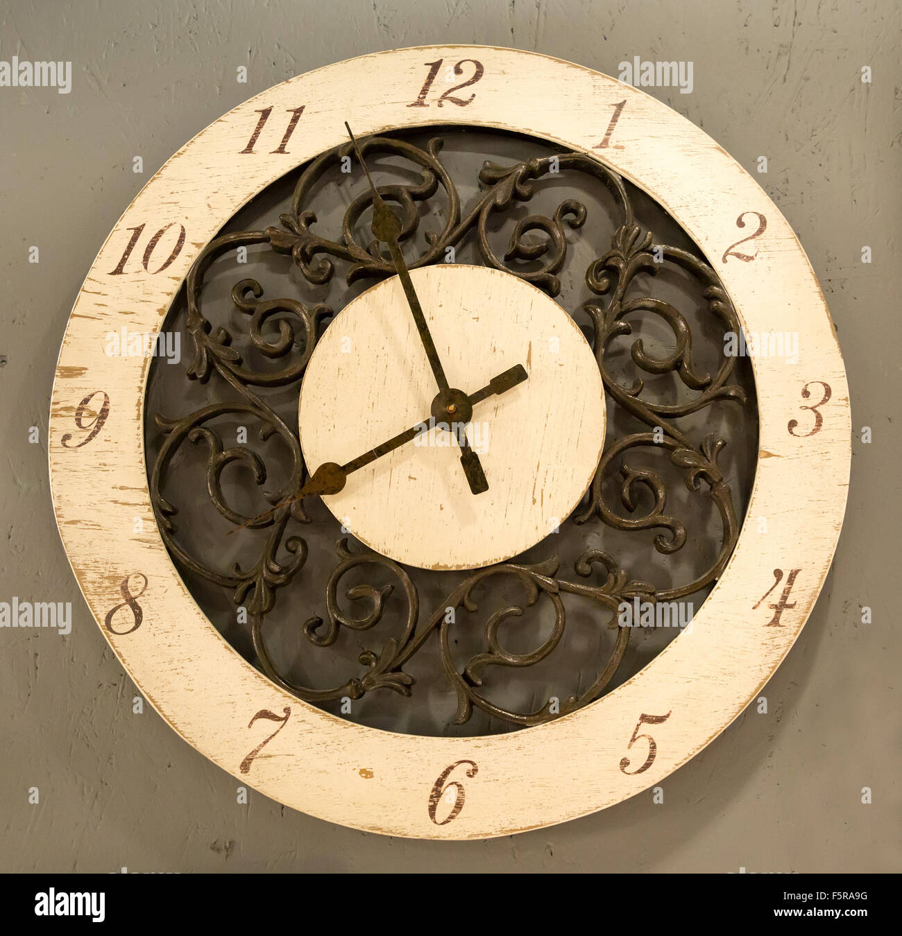 Classic wall clock hi-res stock photography and images - Alamy