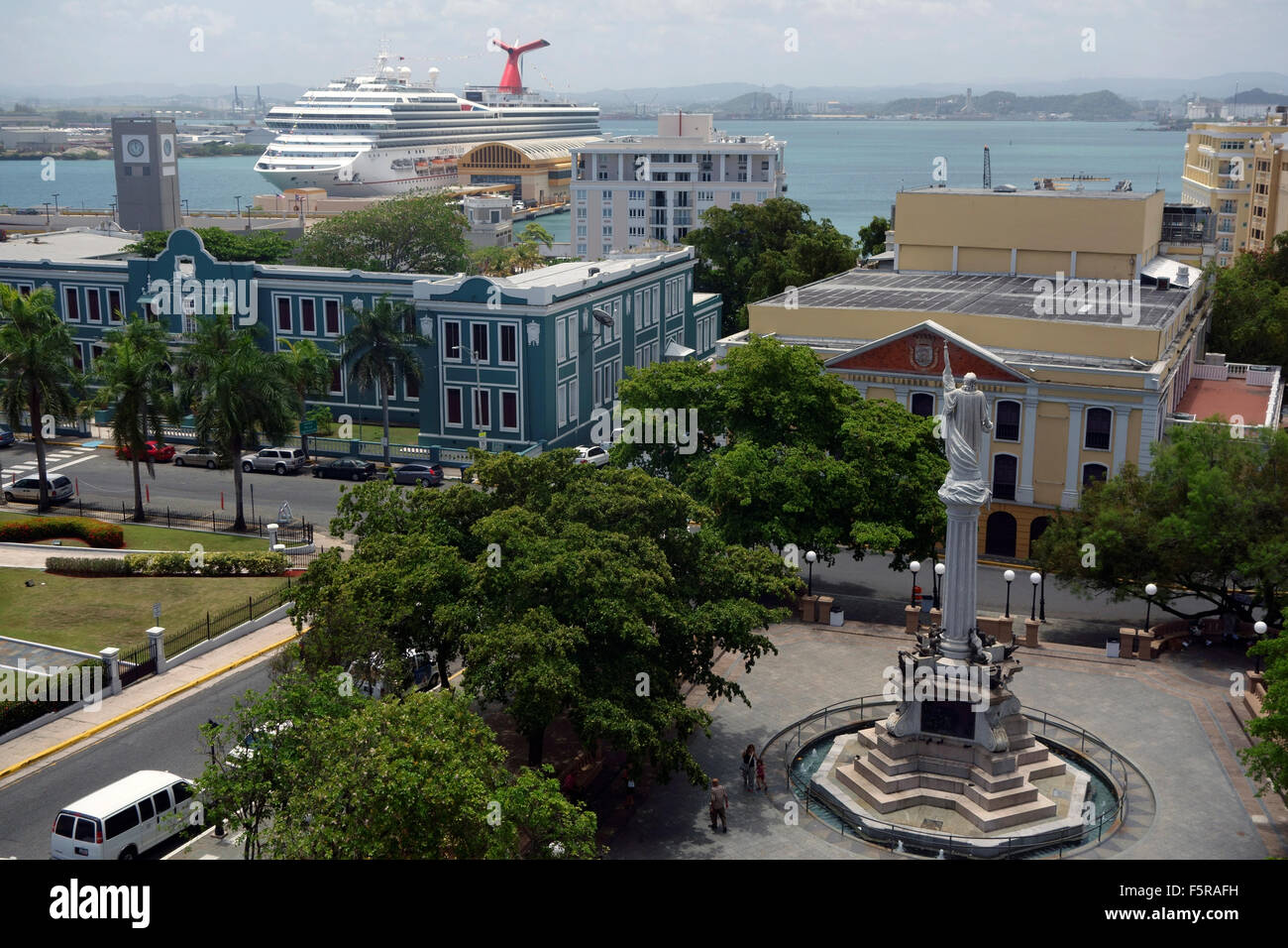 Plaza de Colon, Statue of Columbus and cruise ship terminal, Old San ...