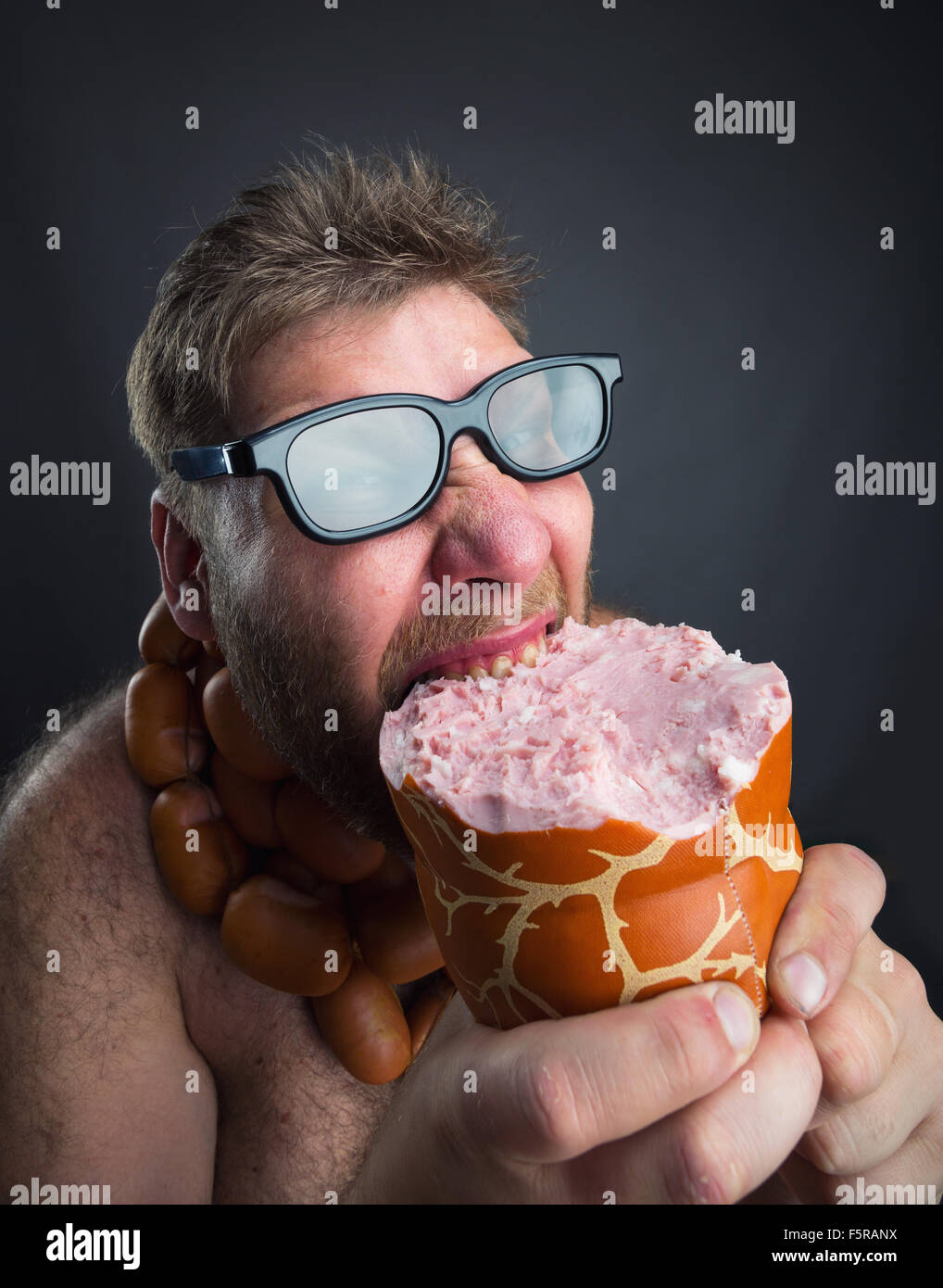 Bearded fat man eating big hi-res stock photography and images - Alamy