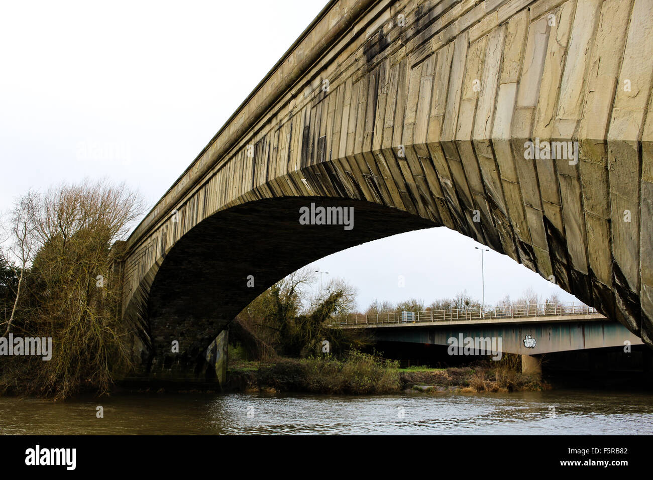 Single arch stone bridge hi-res stock photography and images - Alamy