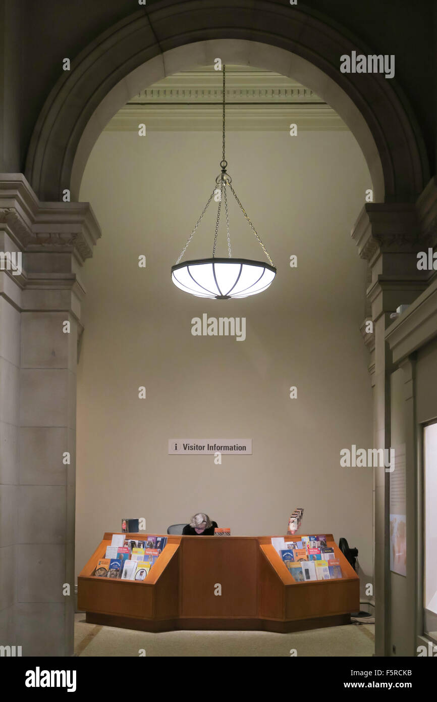 Information Desk, The Metropolitan Museum of Art, NYC Stock Photo - Alamy
