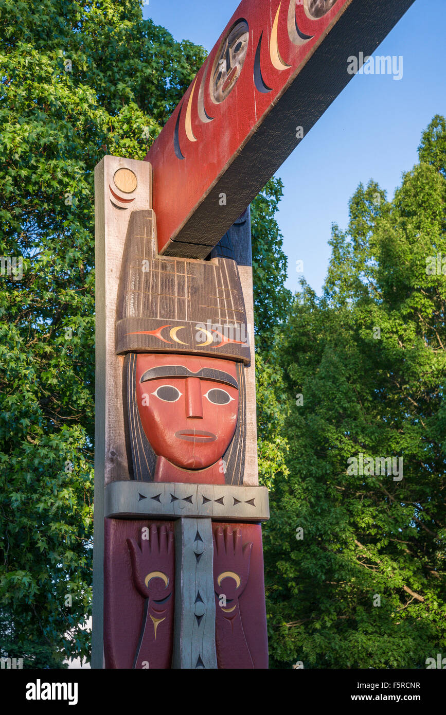 Coast salish art hi-res stock photography and images - Alamy