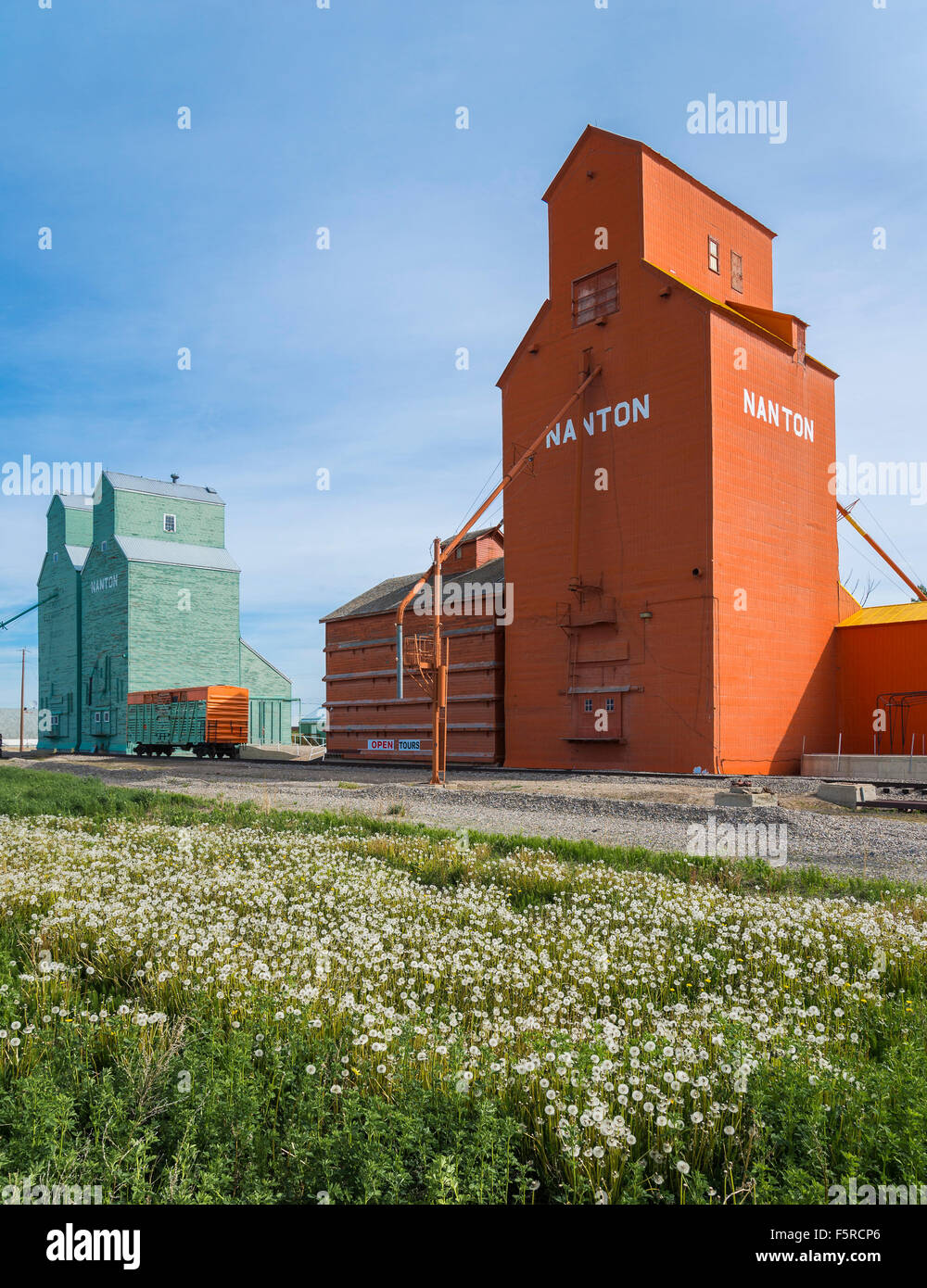 Heritage Grain Elevators, Nanton, Alberta, Canada Stock Photo - Alamy