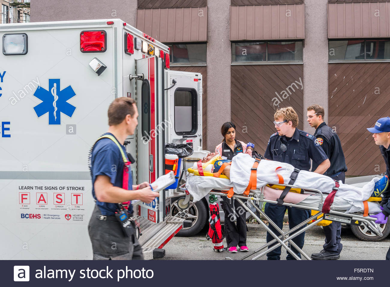 Paramedics Stretcher Stock Photos & Paramedics Stretcher Stock Images ...