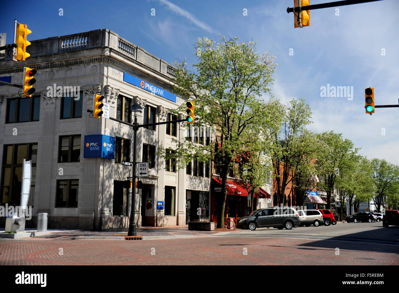 Washington Street in Columbus, Indiana Stock Photo - Alamy