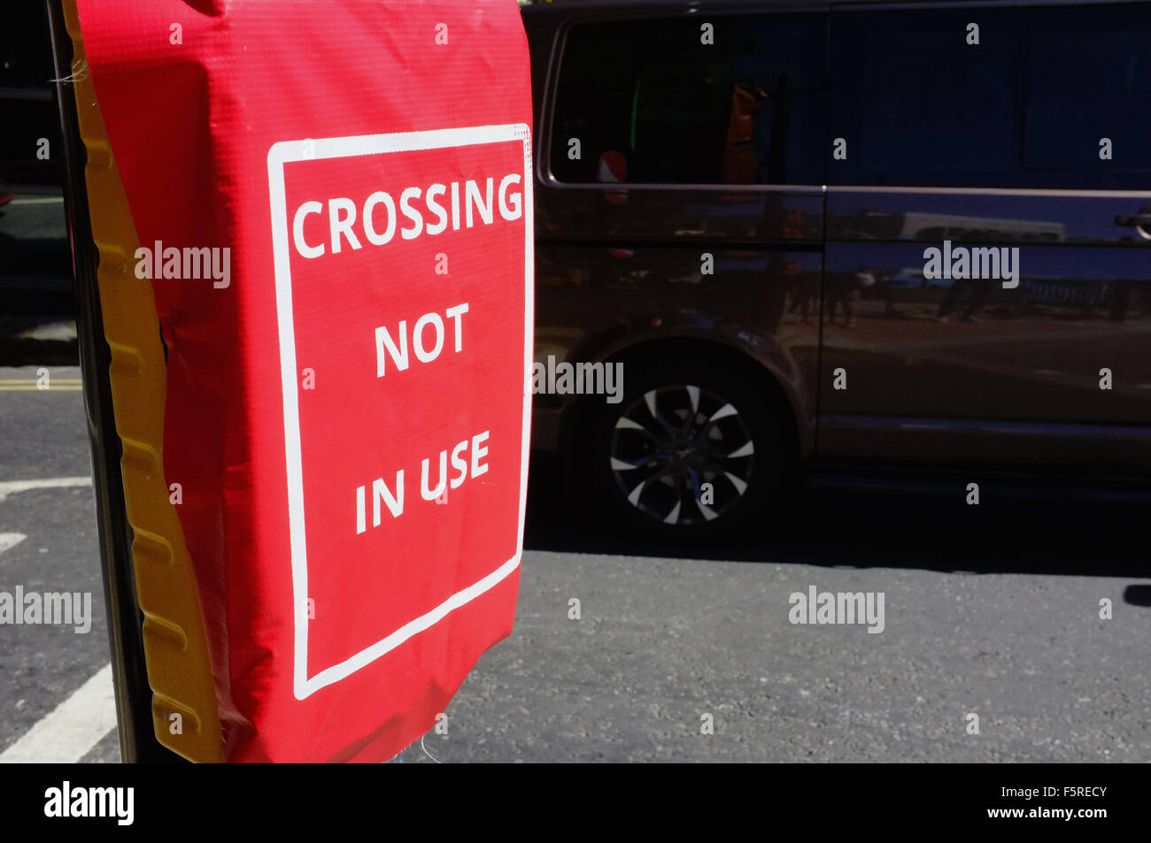 Out of service pedestrian crossing hi-res stock photography and images ...