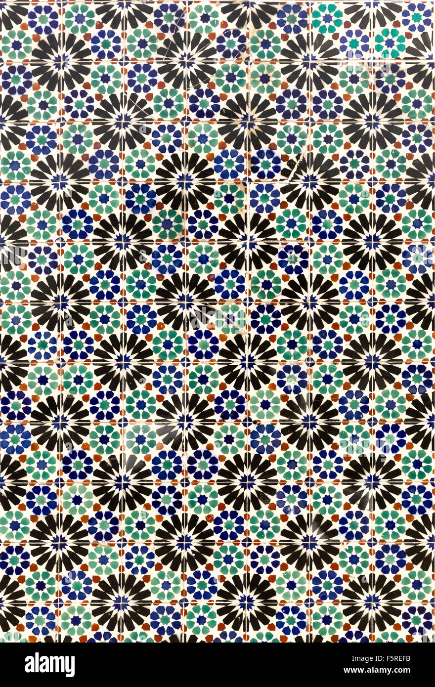 Mosaic pattern of ceramic tile Stock Photo - Alamy