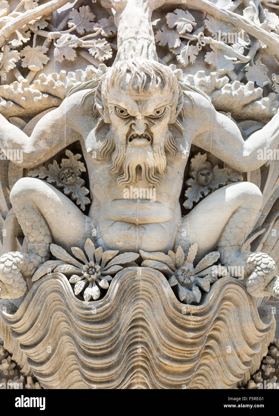 Monster statue art craft hi-res stock photography and images - Alamy