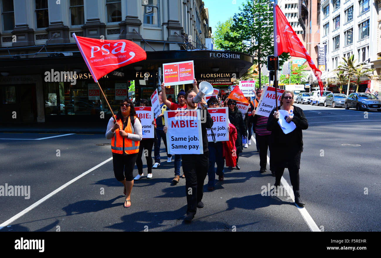 Human Work Workers High Resolution Stock Photography and Images - Alamy