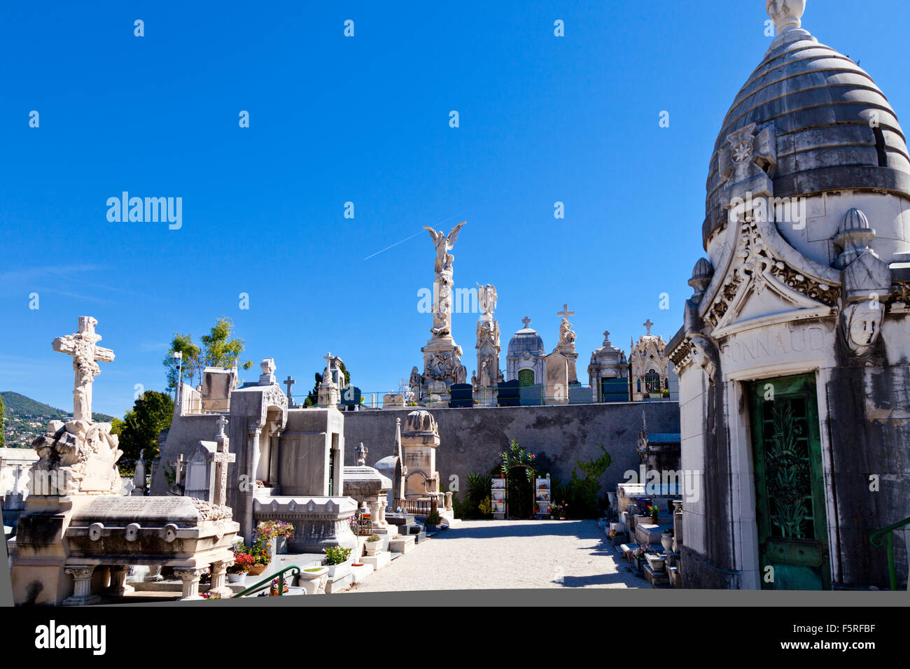 The graveyard at Cimetière du Château, Nice Fance Stock Photo - Alamy