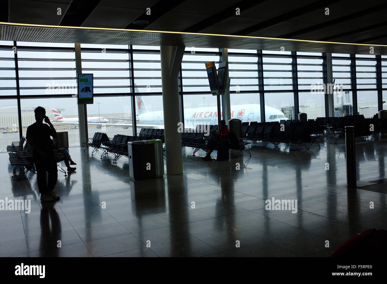 Inside heathrow hi-res stock photography and images - Alamy