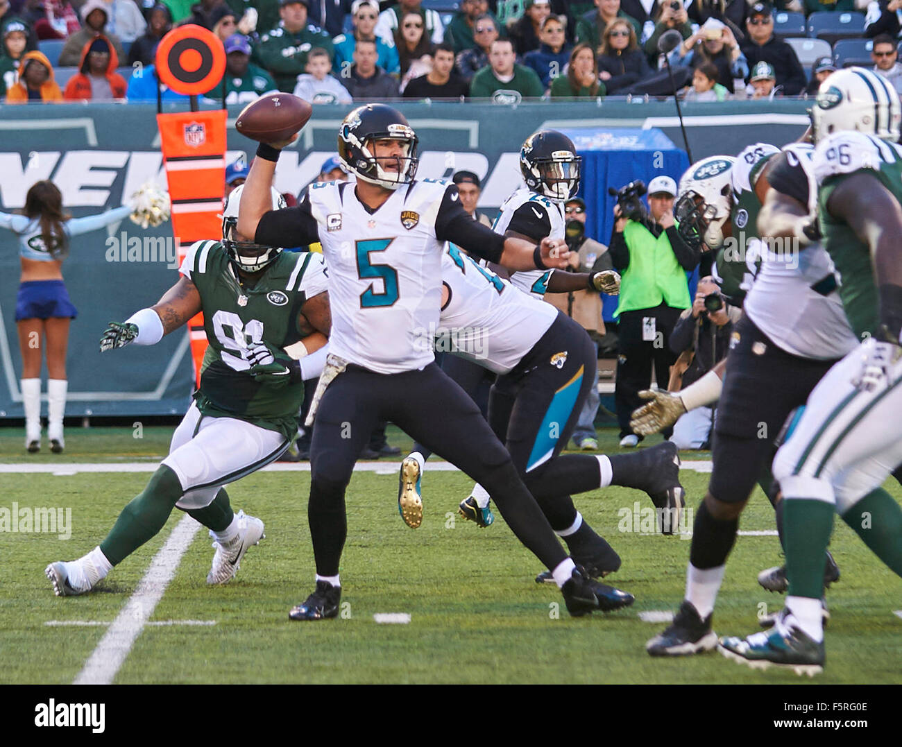 East Rutherford, New Jersey, USA. 8th Nov, 2015. Jaguars' quarterback ...