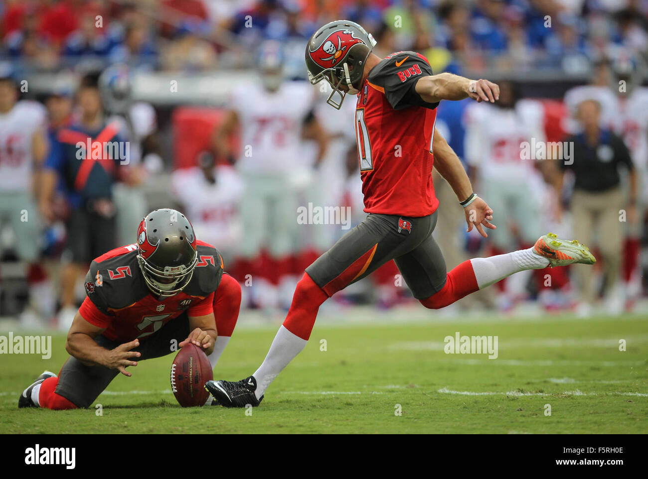 Tampa, Florida, USA. 8th Nov, 2015. Tampa Bay Buccaneers kicker Connor ...