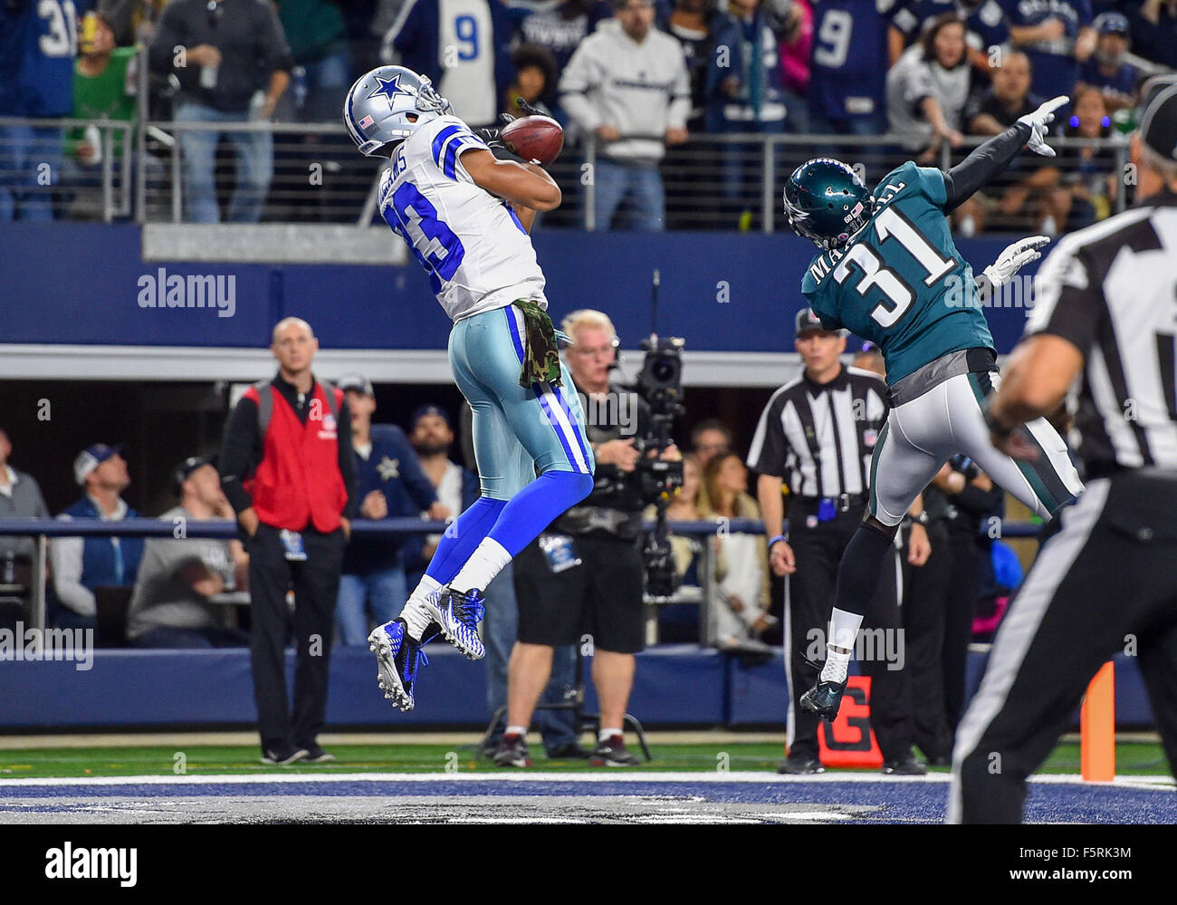 Pass interference nfl eagles hi-res stock photography and images - Alamy