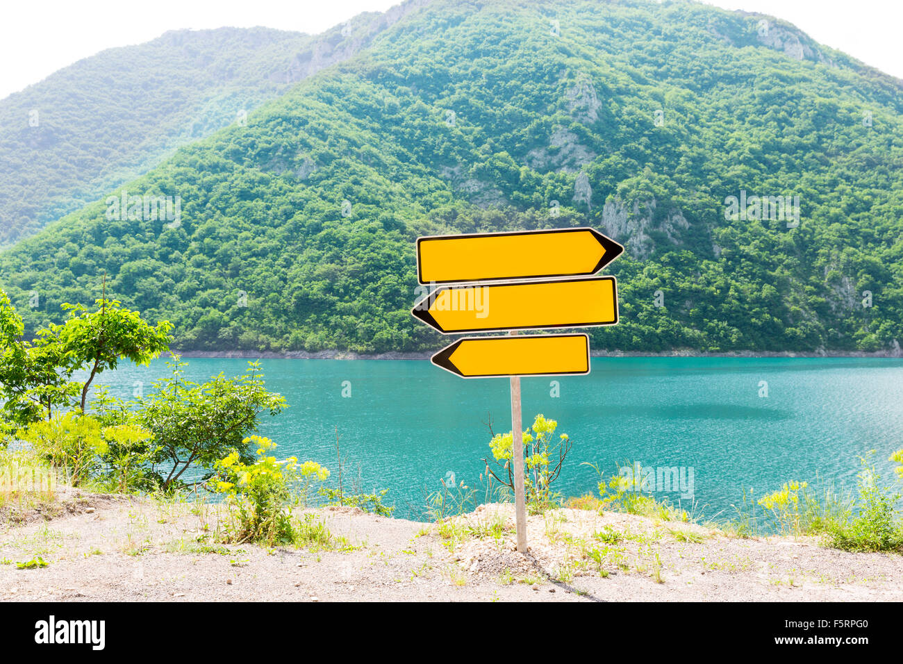 Road pointer hi-res stock photography and images - Alamy